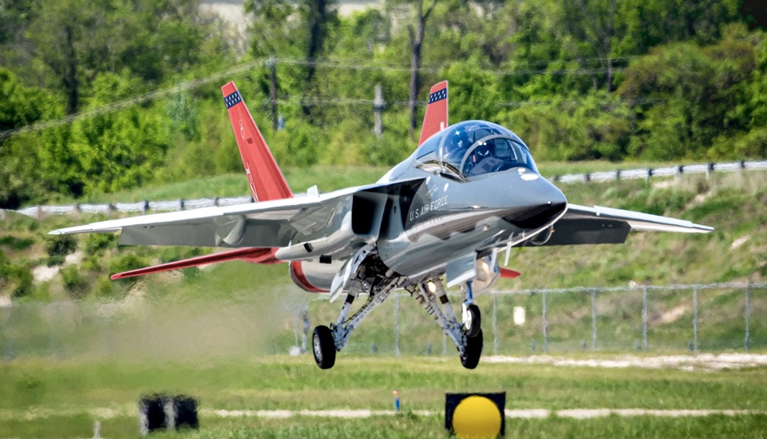 T-7 "Red Hawk" / T-X, Учебно-тренировочный самолет фирмы Boeing / Saab ...