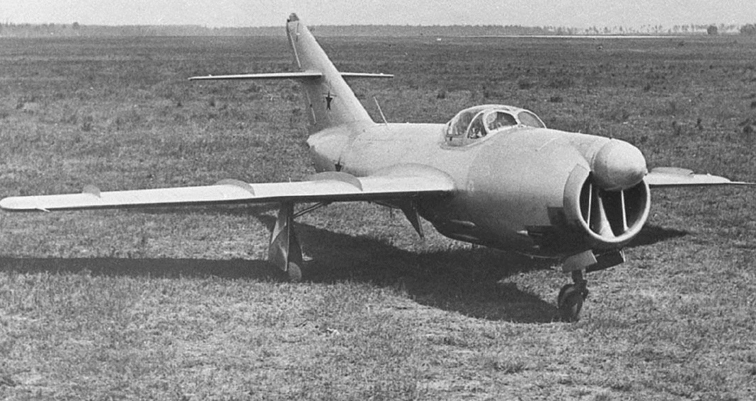 Микоян-Гуревич "И-320", Истребитель | Энциклопедия военной техники